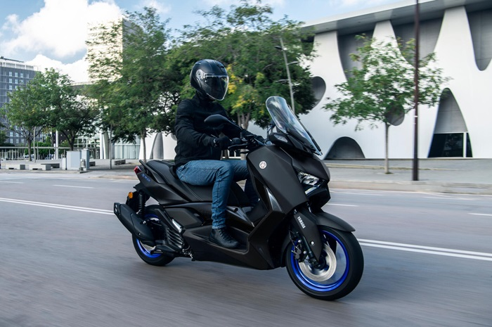 Ada Yamaha XMAX 2024 Versi Irit Bensin Tangki Jumbo, Harganya Gokil ...