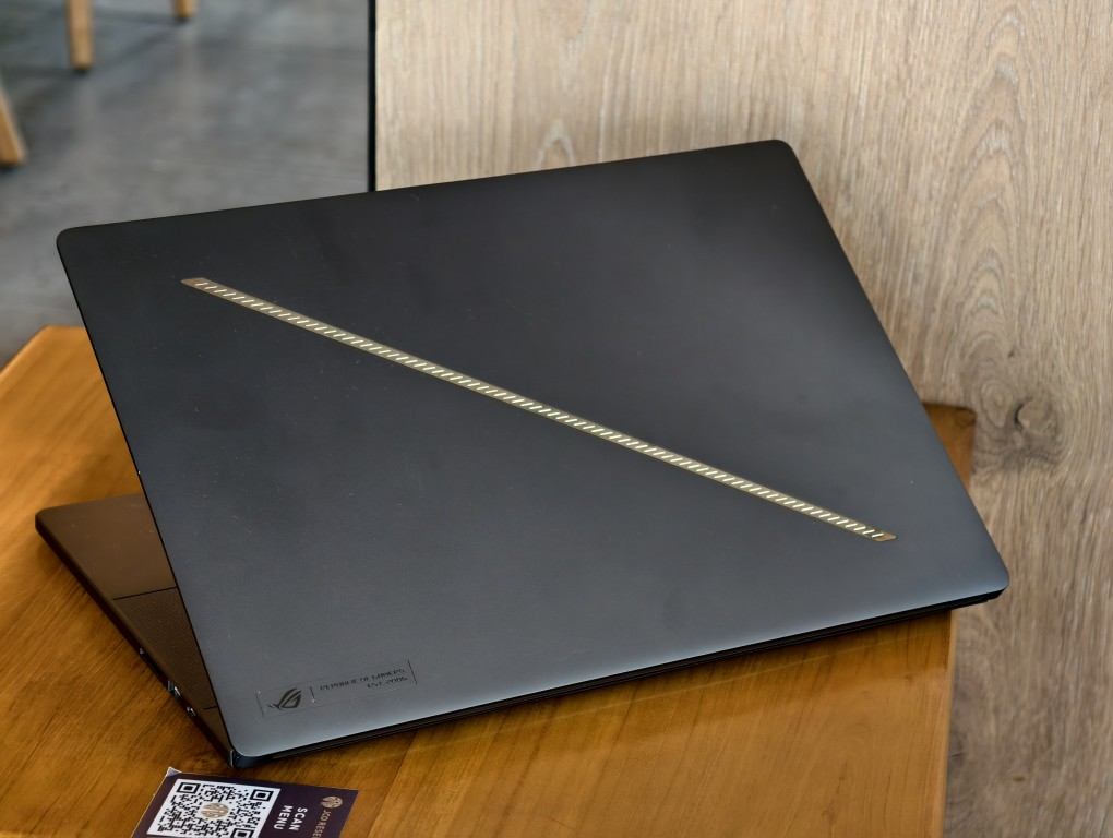Review ASUS ROG Zephyrus G16 2024: Tipis, OLED 240Hz, & Efisien | Nextren
