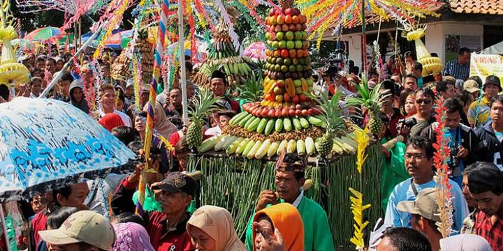 Ritual Sesaji Rewanda, Menjaga Keseimbangan Alam di Gua Kreo | National ...