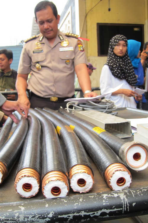 Indosat Rugi Rp 40 M Akibat Pencurian Kabel Optik | Nova