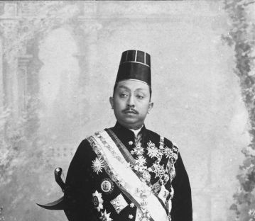 Inilah Sosok Sunan Pakubuwono X, Raja Keraton Solo Yang Dikelilingi 2 ...