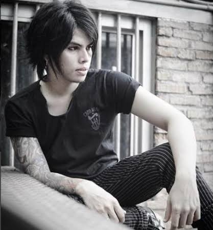 Axel Andaviar, Anak Ovy /rif yang Ngefans Berat sama Drummer Bokapnya!