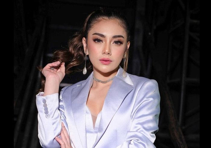 Cantiknya Celine Evangelista bak Pengantin Baru, Janda Stefan William ...