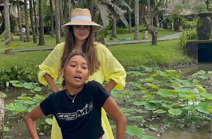Cantiknya Keponakan Luna Maya, Suri Jabrik, Punya Kulit Eksotis dan ...