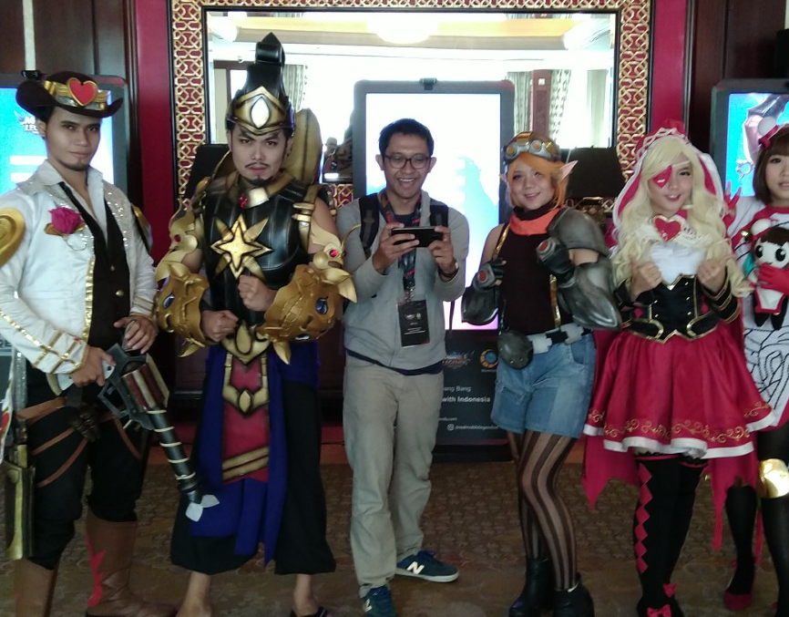 Butuh Referensi Cosplay? Liat Nih Kostum-Kostum Cosplayer MLBB