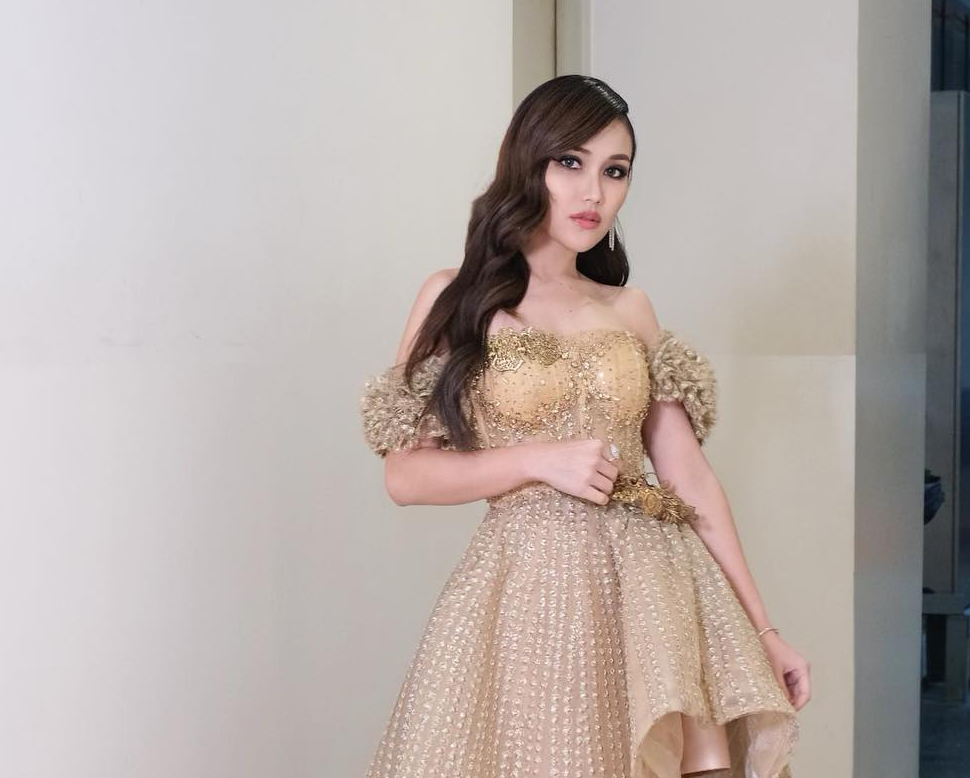 Kaget Bukan Main Awalnya Mendadak Digandeng Pria Spek Idaman, Ekspresi ...