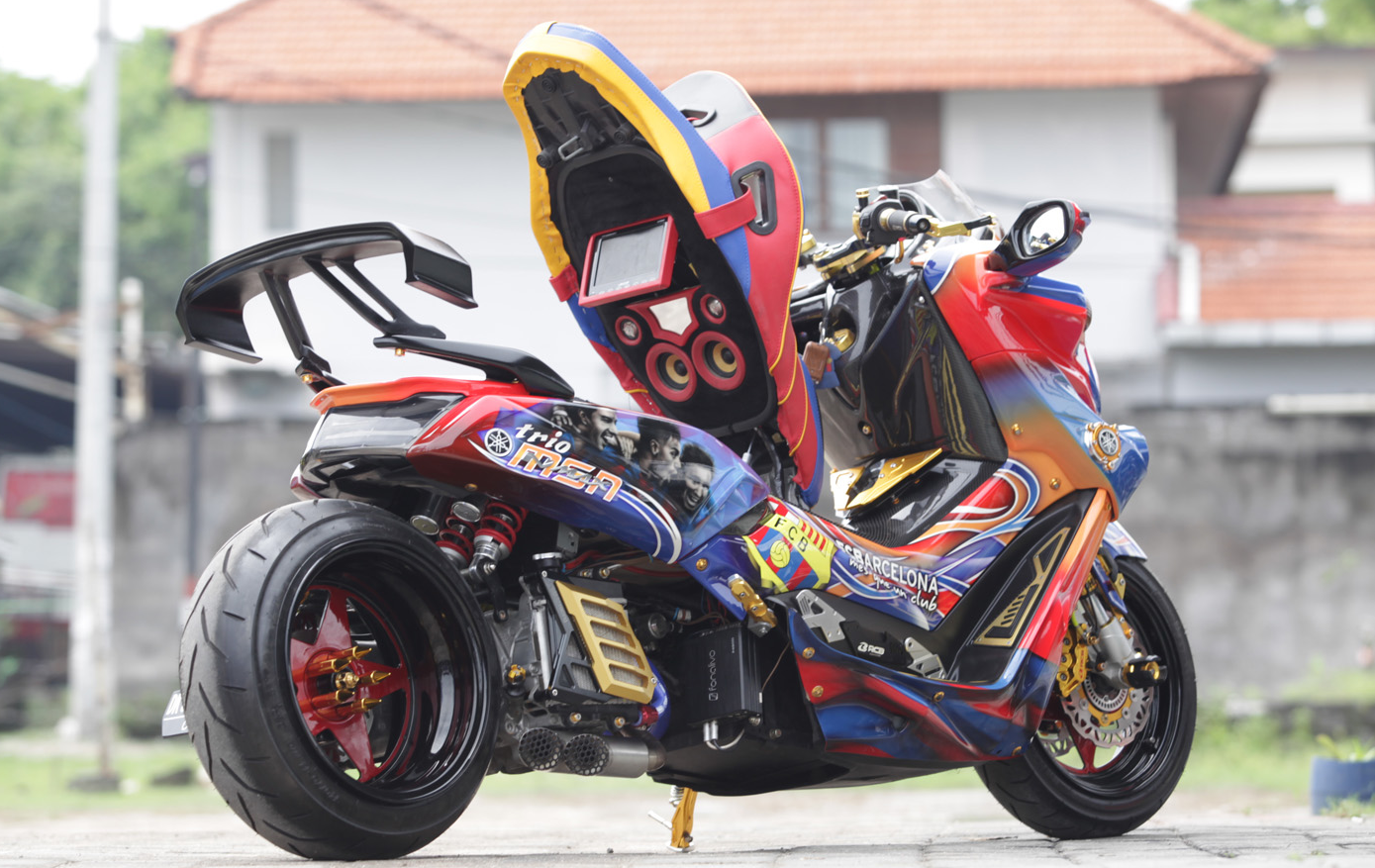 Beuh! Pakai 4 Pelek Mobil, Yamaha NMAX Ini Semakin Keren..