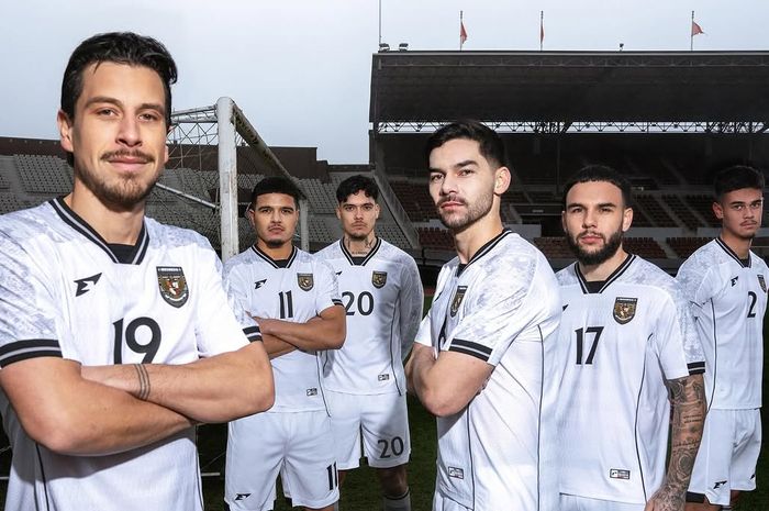 Erspo Rilis Jersey Tandang Timnas Indonesia, Skuad Garuda Punya ...