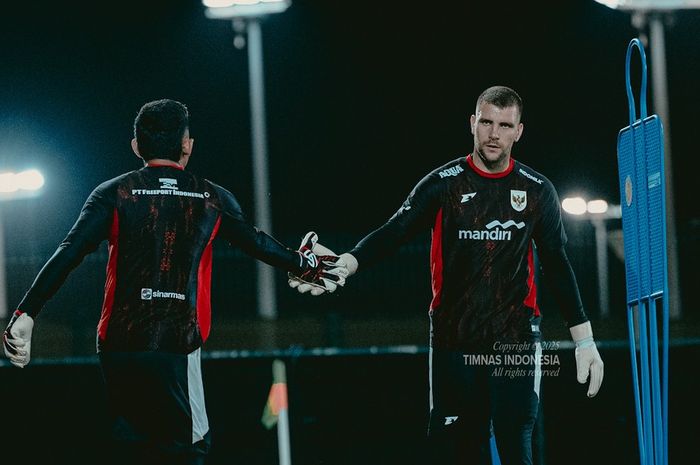 Gabung Ajax, Maarten Paes Diproyeksikan Jadi Pengganti Kiper Liverpool ...